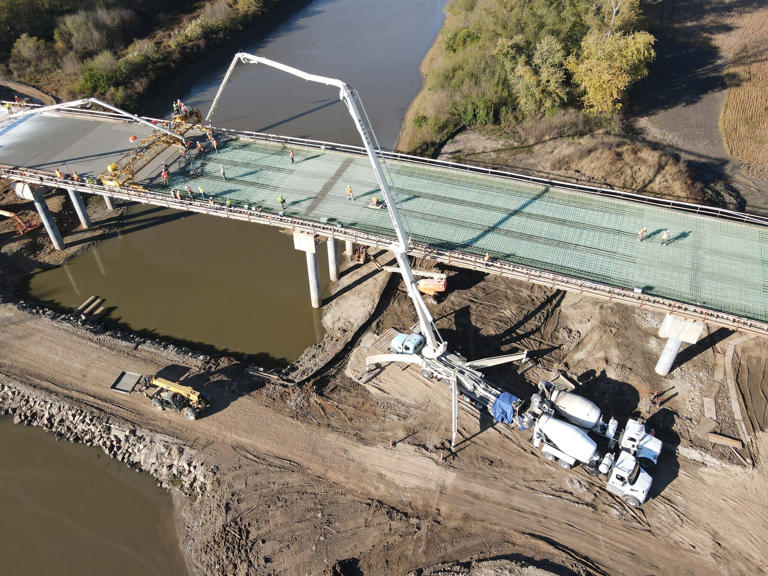 New Chester Bridge on track to be finished by end of 2026