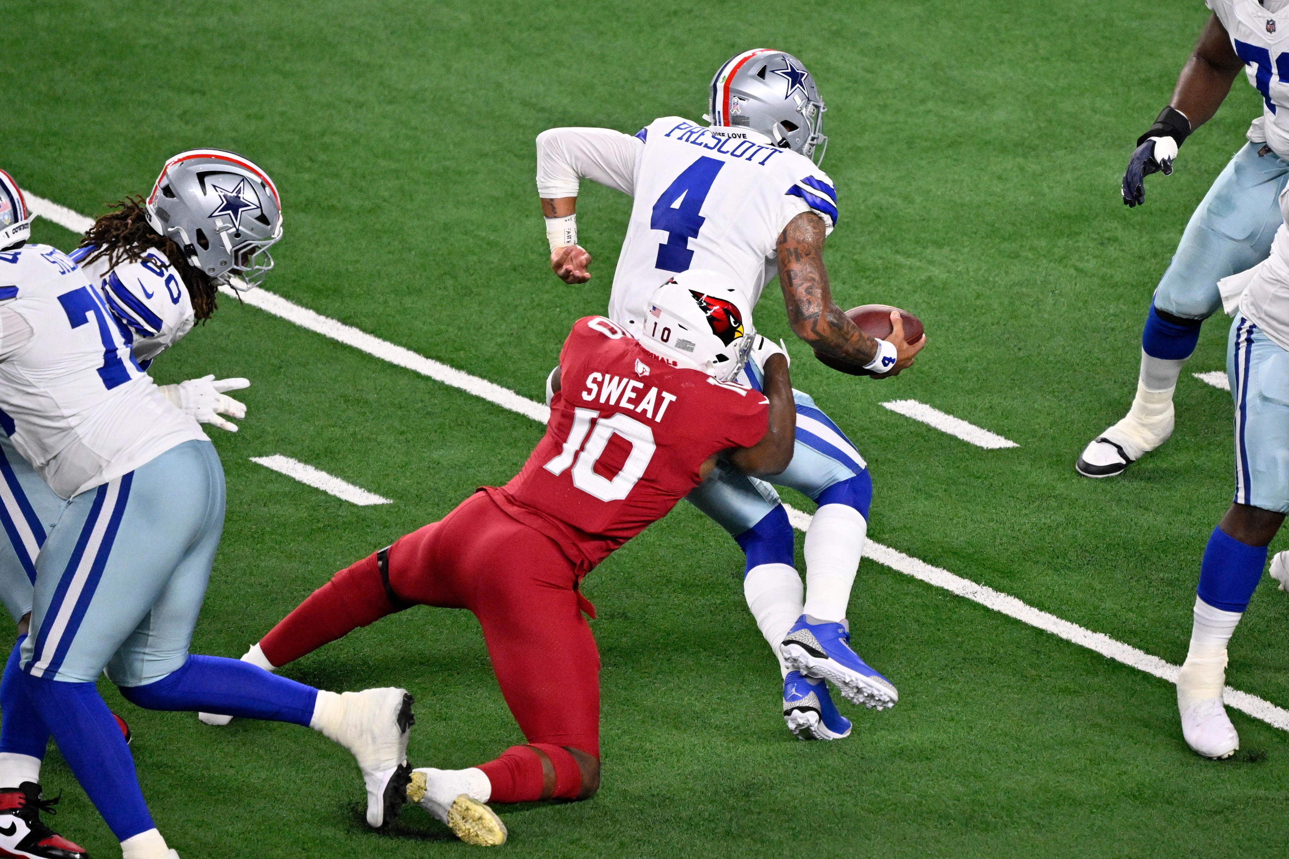 Cowboys headlines: Sweat shop? Edge, LB trade rumors, breakout news