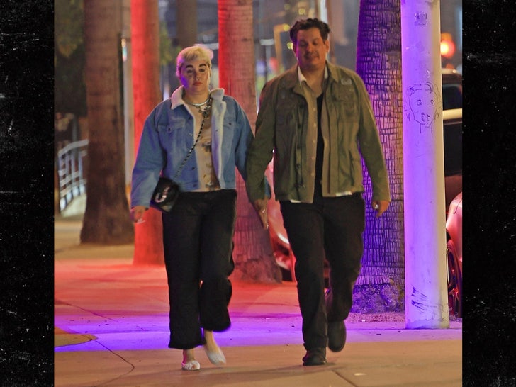 Amanda Bynes and Boyfriend Spotted During Rare Date Outing