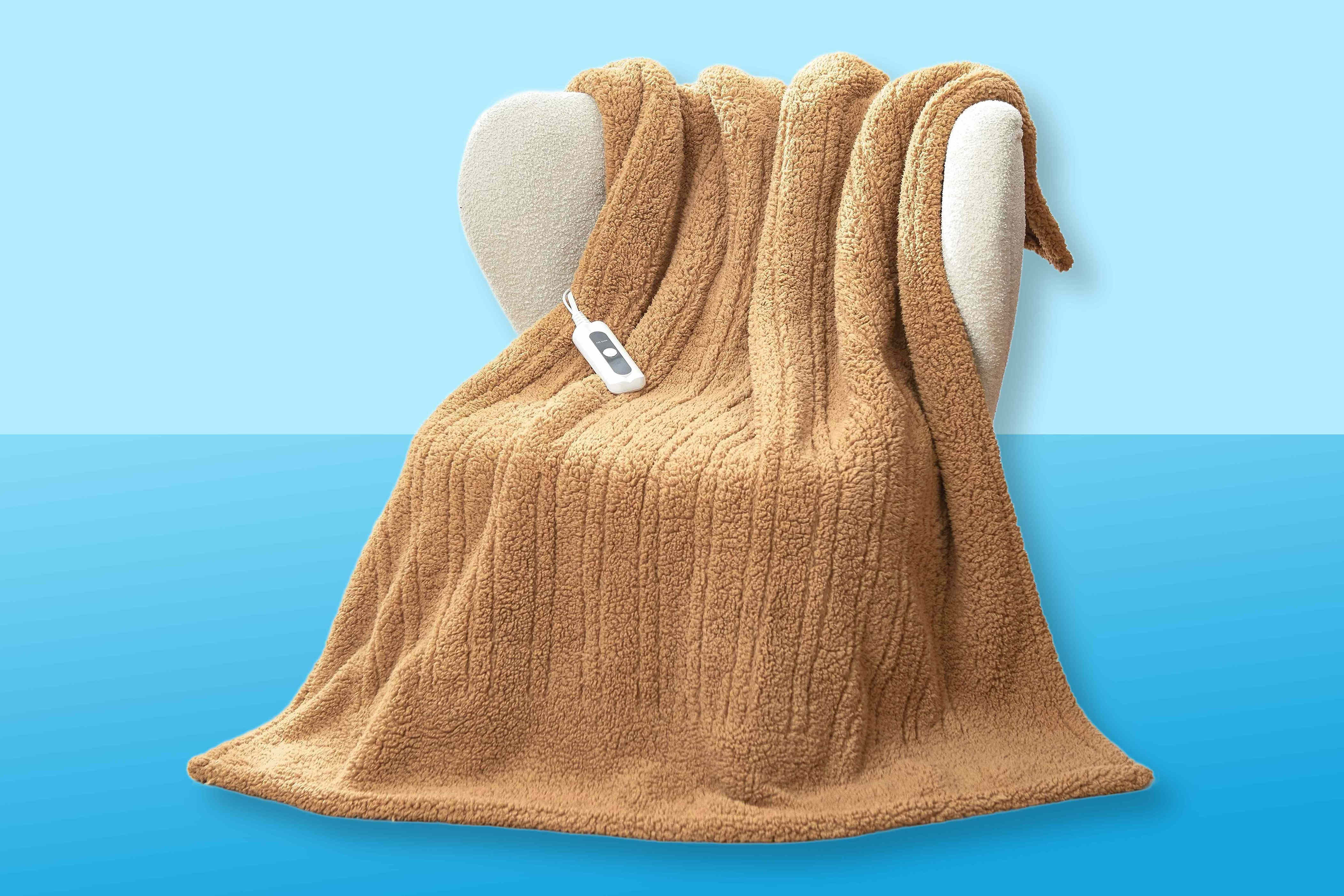 This 'Snuggle-Approved' Heated Blanket Is 'Perfect' for Cold Winter ...