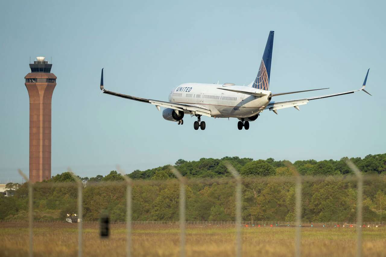 Severe thunderstorms prompt ground stop at Bush Airport Monday evening ...
