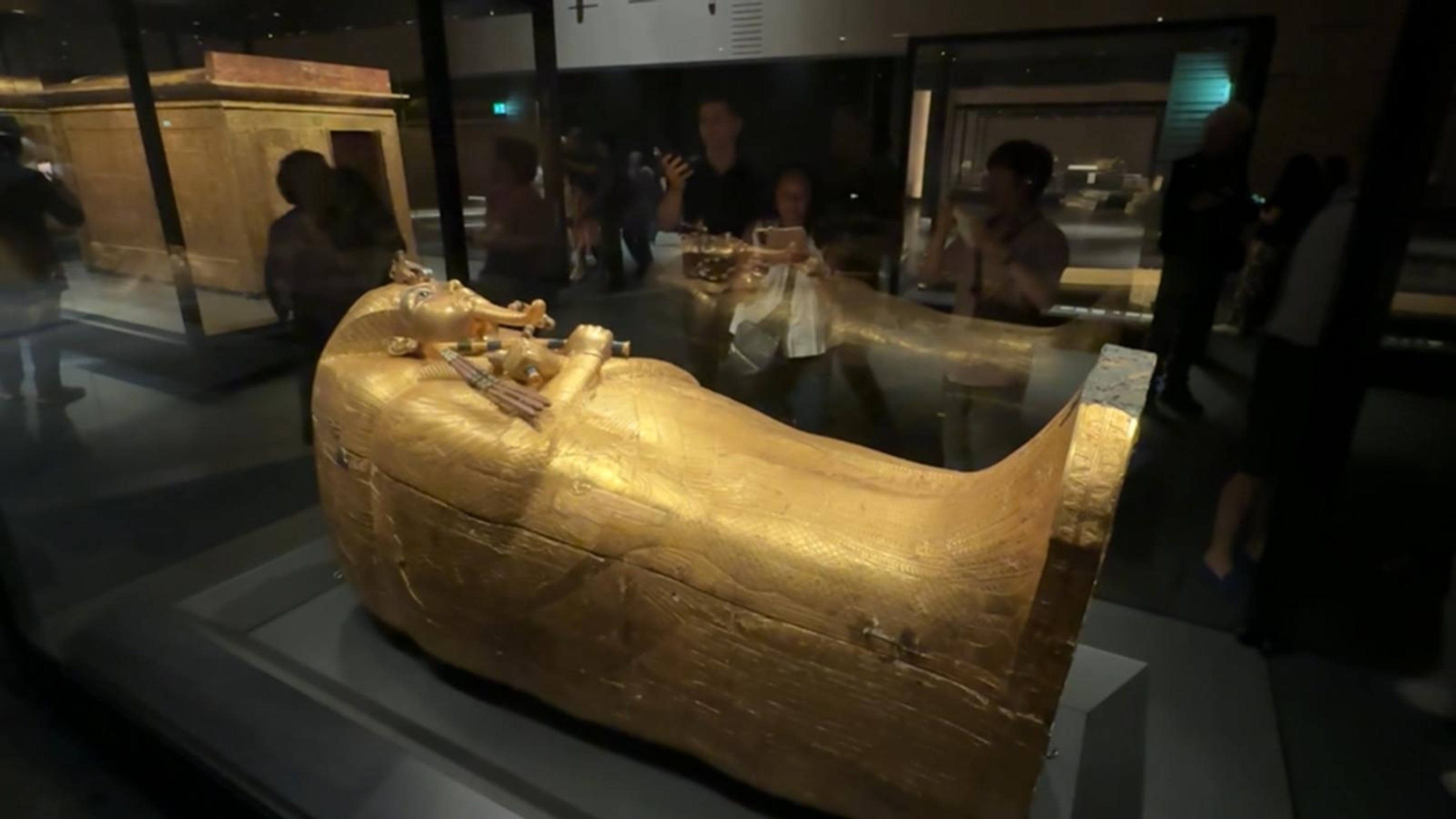 King Tut's complete tomb on display for the first time at Egypt's new ...