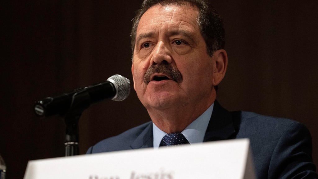 Rep. Chuy Garcia faces criticism for surprise decision not to run again ...