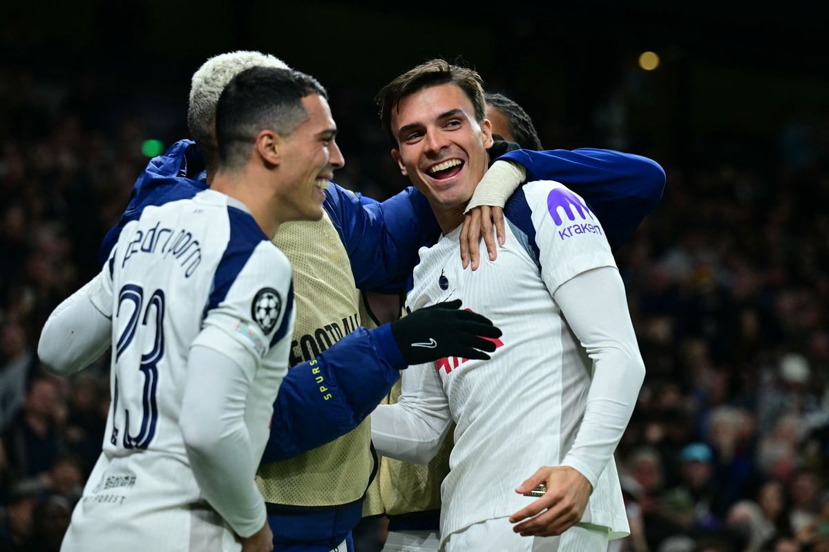 Tottenham 4-0 Copenhagen: Spurs cruise to win at home - LIVE