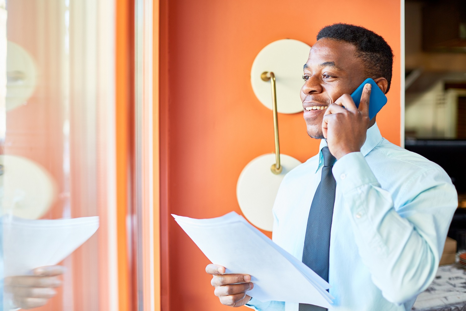 Sell Yourself: 7 Secrets to Appearing Confident During a Sales Pitch