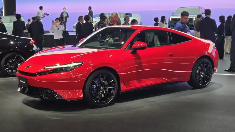 Honda Civic hybrid RS with faux gear shifts and a racing Prelude ...