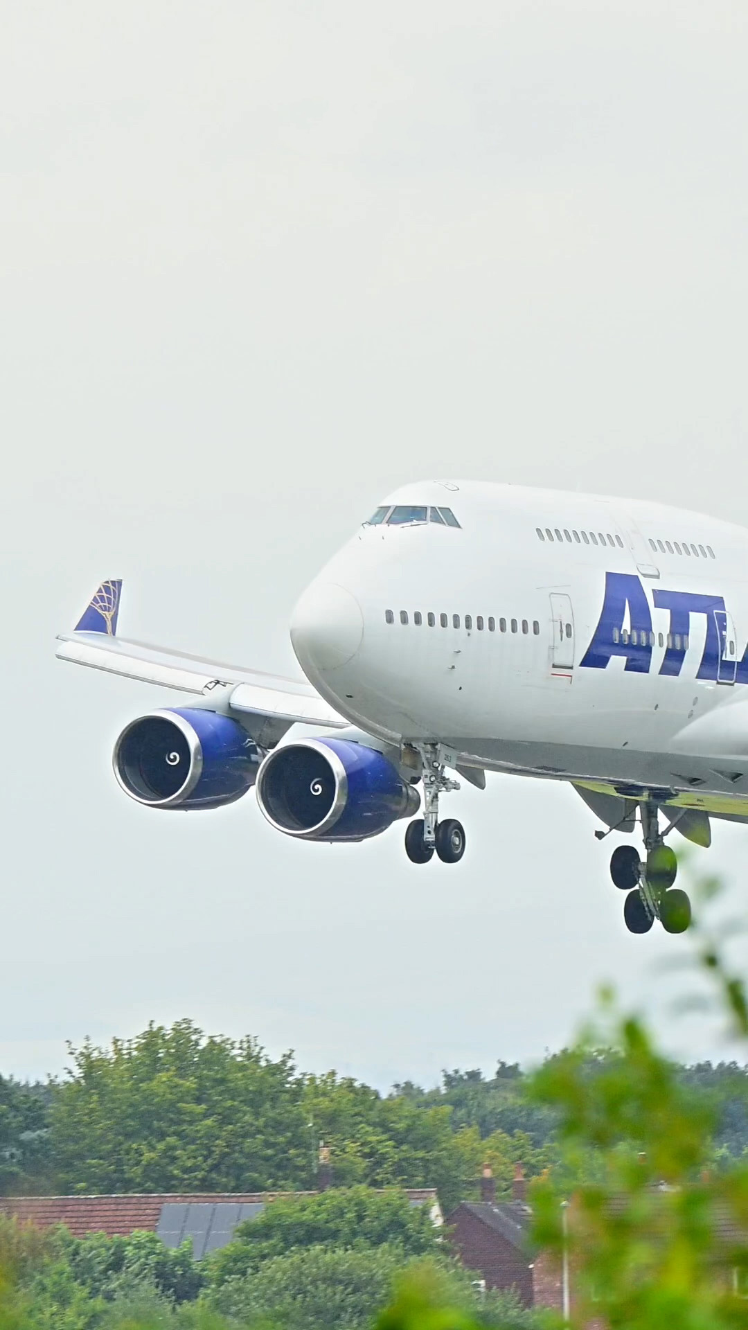 Amazing Boeing 747 Landing at the Airport