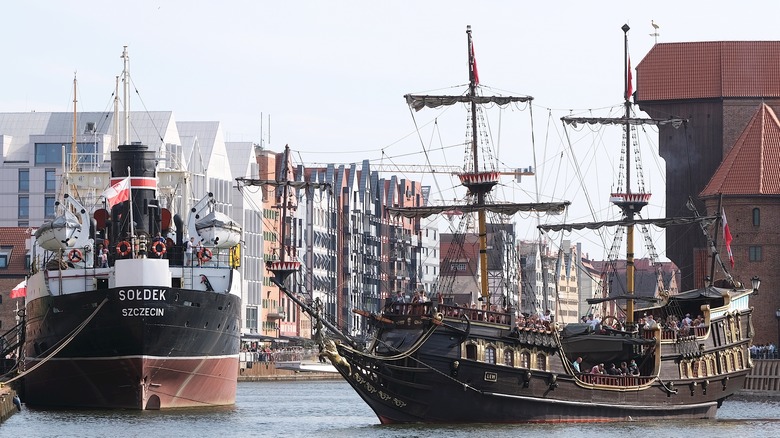 Why Do Ships Measure Speed In Knots?