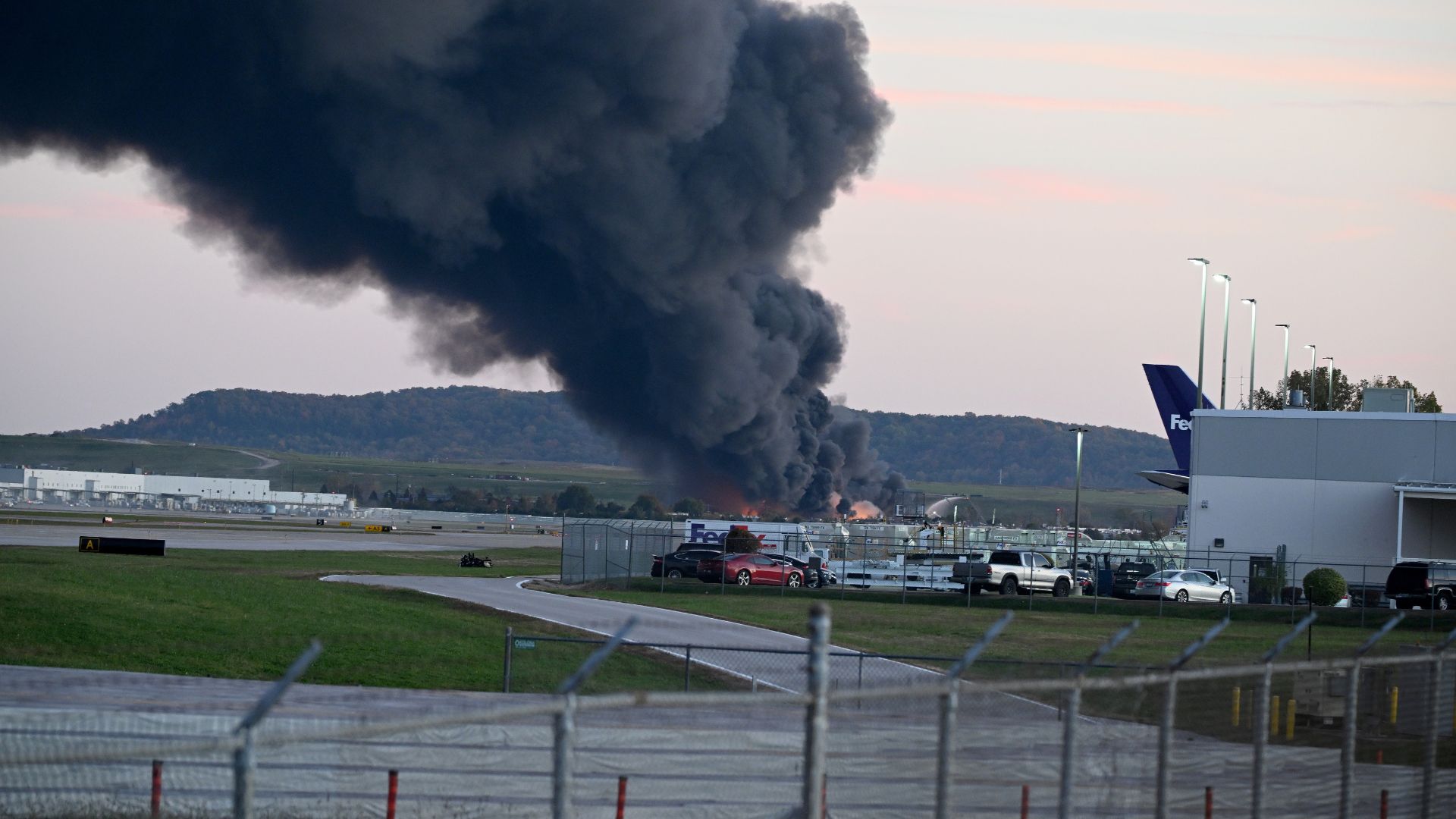 UPS cargo jet crashes mid-takeoff at Louisville airport, hits buildings ...