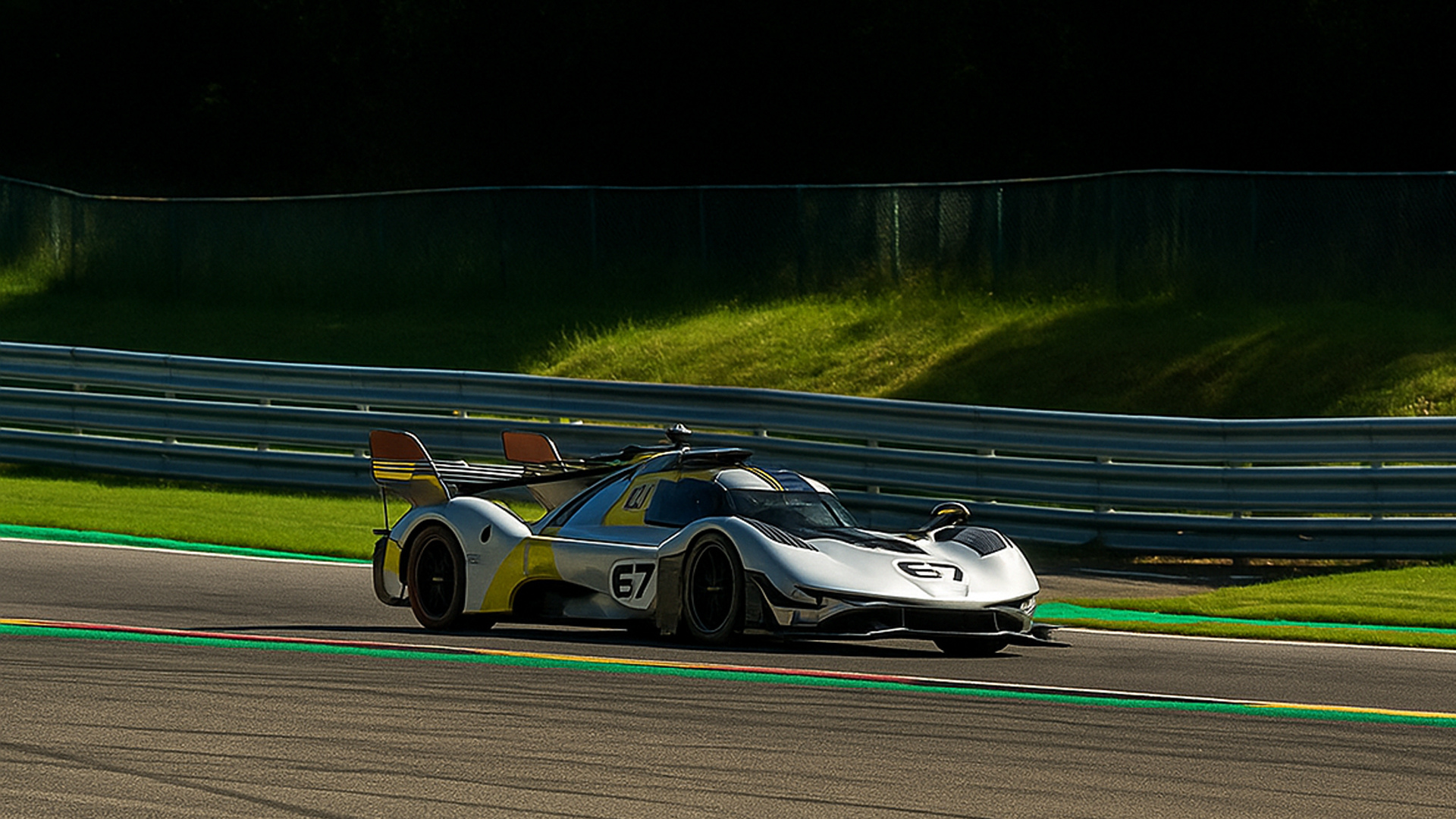 12x Ferrari 499P Modificata Hypercar Going Flatout