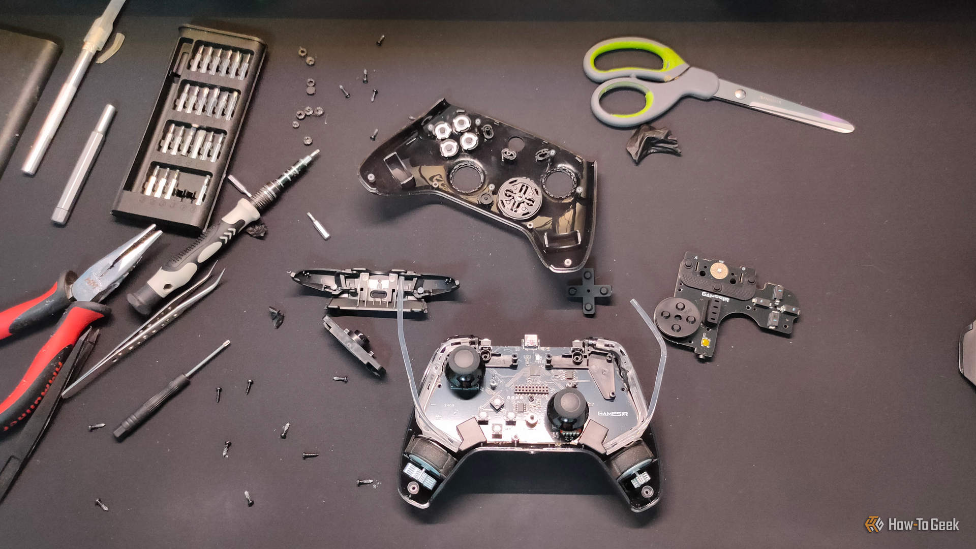 I upgraded my off-brand controller with these 3D-printed parts