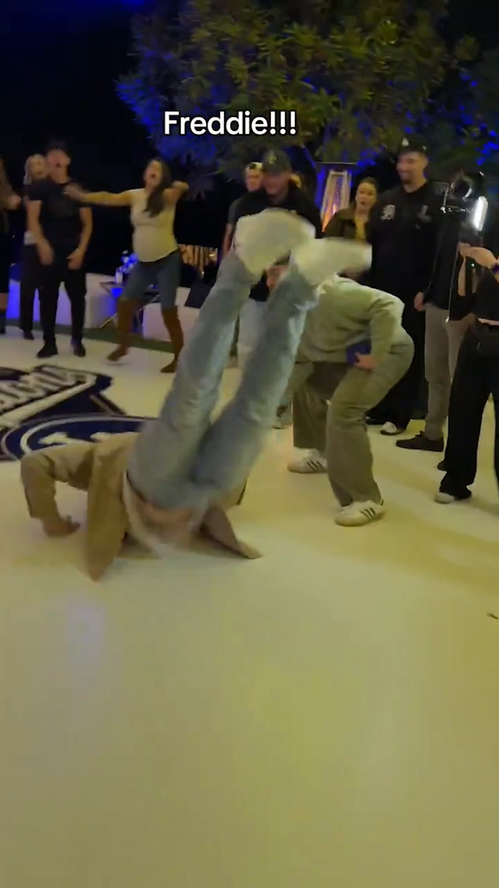 Freddie Freeman tears up the dance floor at Dodgers party