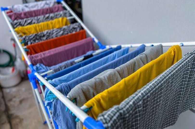 Experts reveal 15-minute job to dry clothes indoors without causing ...