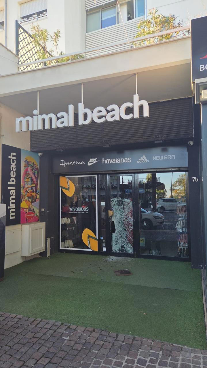 Incubo spaccate: colpo al Mimal Beach. Rubato fondo cassa e abbigliamento