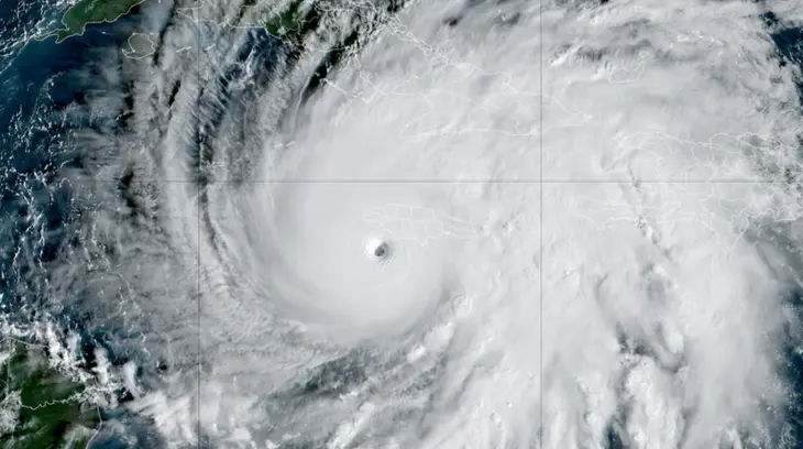 Vì sao siêu bão Melissa có thể 'nuốt trọn' gần 1/3 GDP của Jamaica?