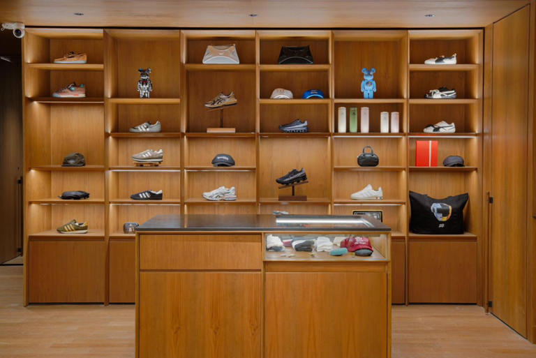 Flagship Store atmos Resmi Dibuka di 23 Paskal Bandung