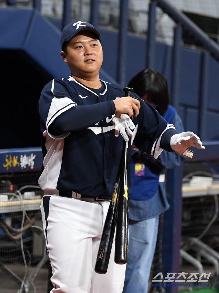Han Donghee, national team member