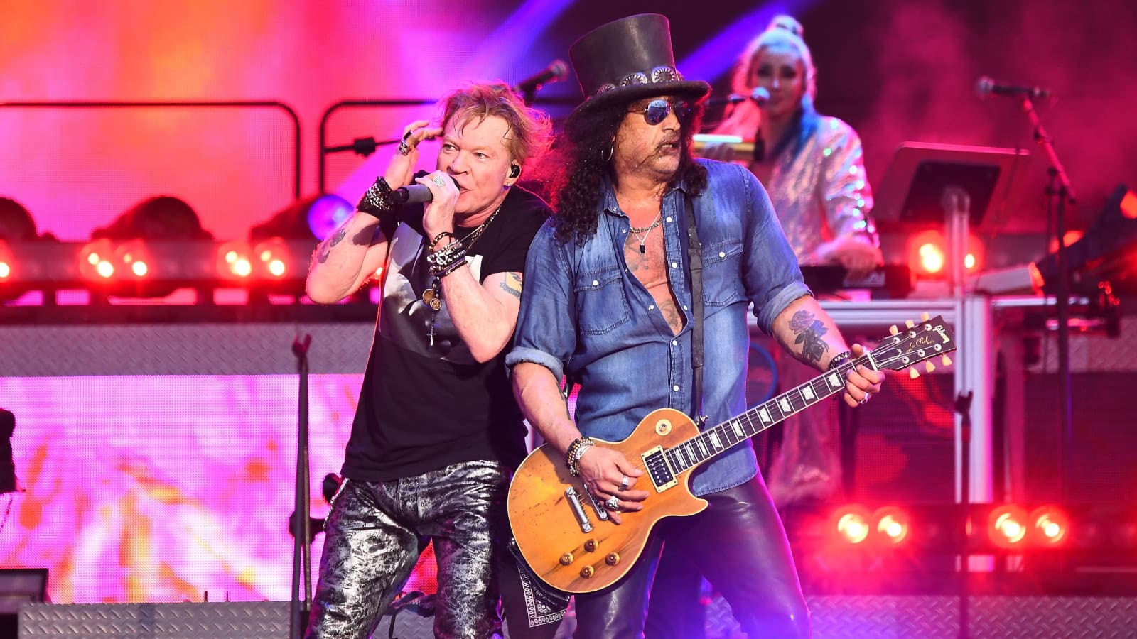 Guns N’ Rosesin ex-manageri viemässä bändiä oikeuteen – Syynä Alan ...