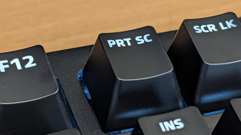 How to screenshot on Windows
