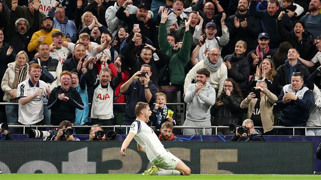 How pundits reacted to Van de Ven's stunning goal