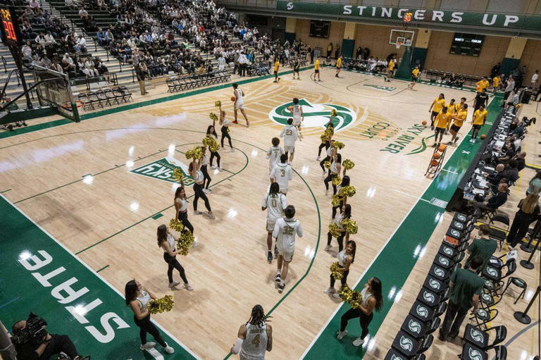 Mike Bibby-led Hornets make debut in new home for Sac State hoops. How ...
