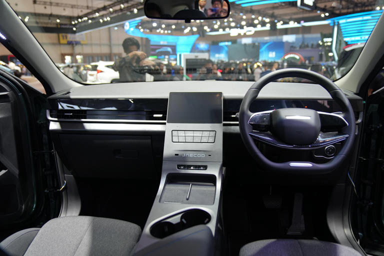 Harga Rp 200 Jutaan, Ini Beda JAECOO J5 EV Tipe Standard Dan Premium