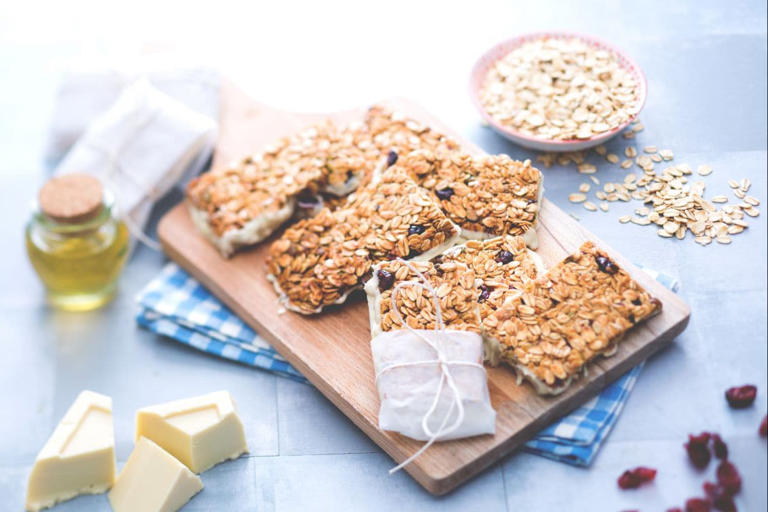 Fruit and Cereal Snack Bars