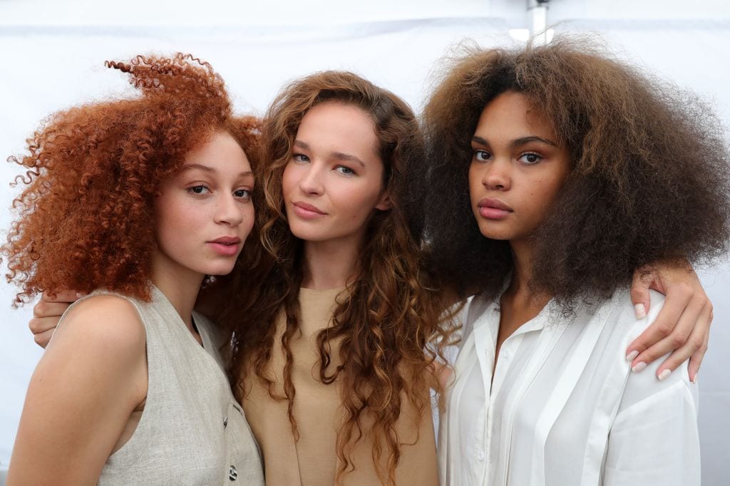 Los 4 trucos para pelo rizado que los peluqueros recomiendan a quienes ...