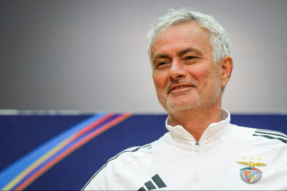 Pernah bawa FC Porto sapu gelar, Jose Mourinho kini perang sindiran ...