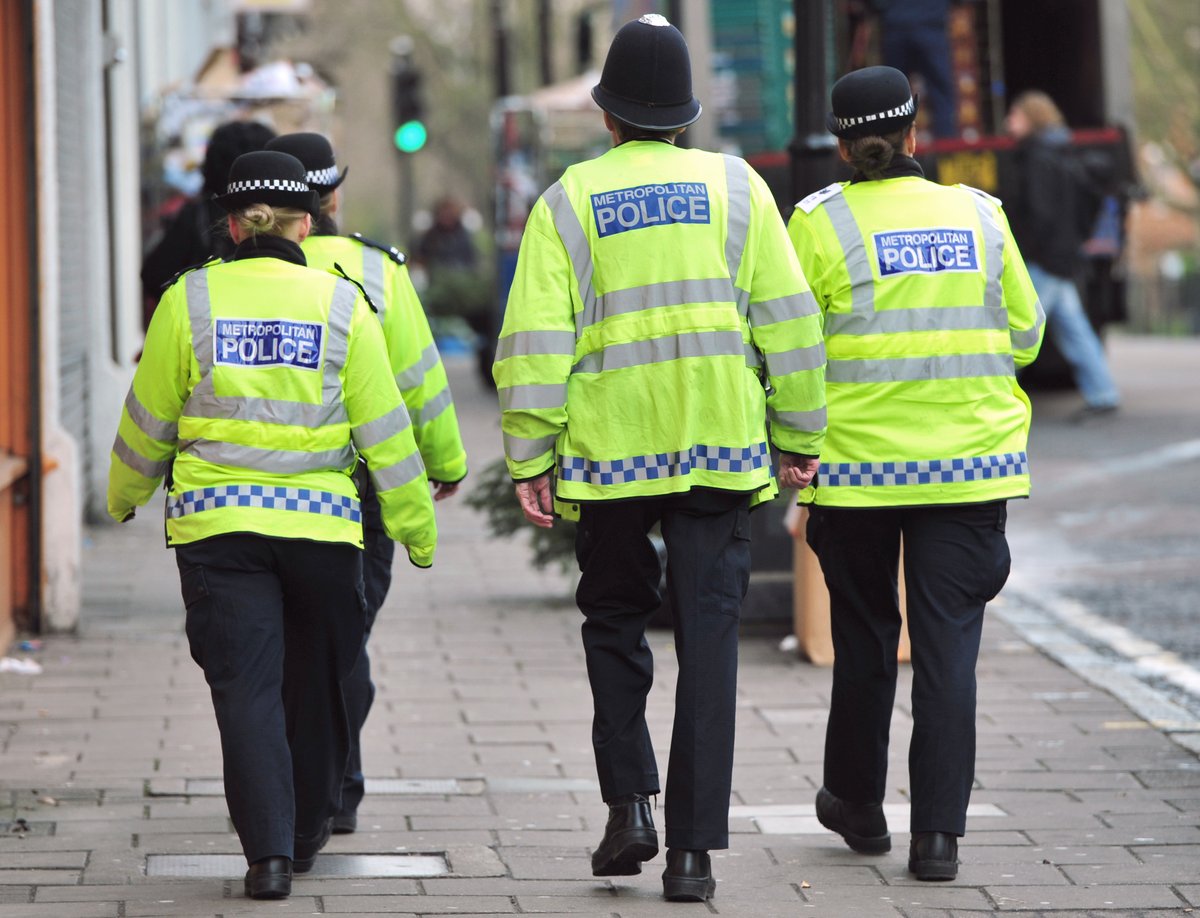 Police told to speak to journalists and reveal ethnicity of suspects