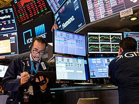 Stock market crash: Why are US tech stocks falling, and what is behind ...