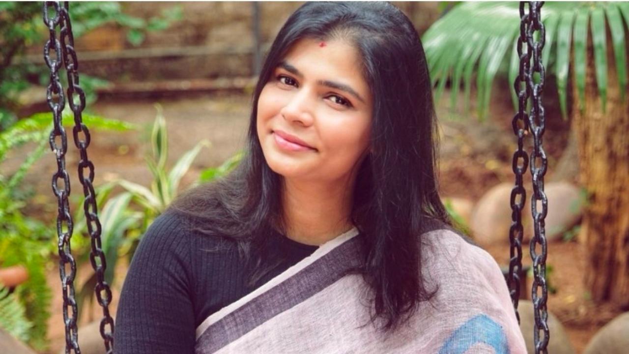 Singer Chinmayi Sripada slams troll for taunting her over sexual abuse