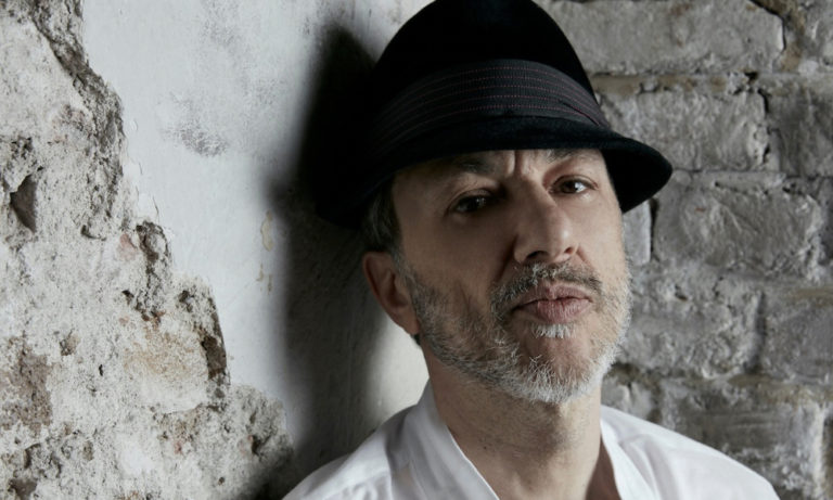 Neffa al Forum: un ritorno tra soul, rap e nostalgia