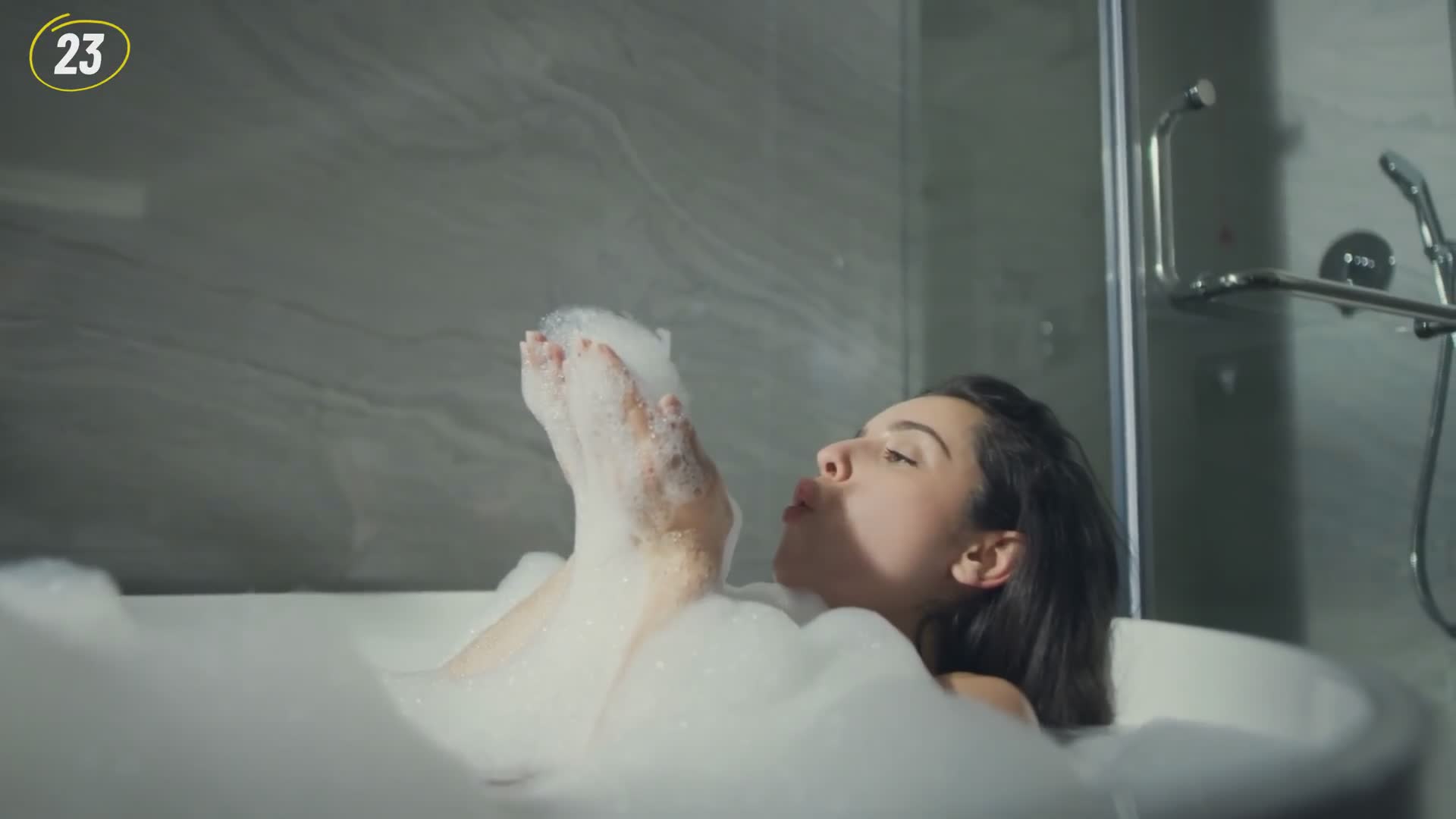 25 awesome facts about boring objects around you