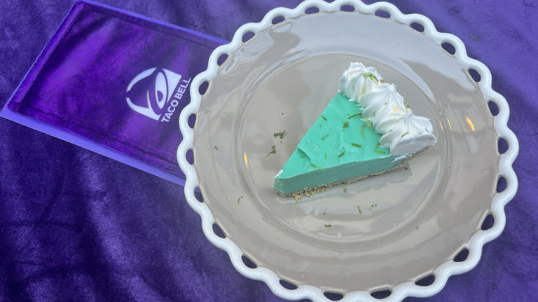 Review: Taco Bell's Mountain Dew Baja Blast Pie Is The Pinnacle Of Fast ...