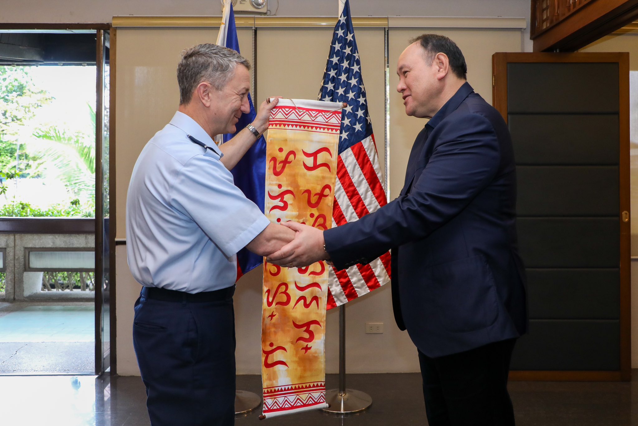 DND Chief Teodoro welcomes US War Dept. Joint Chiefs chair