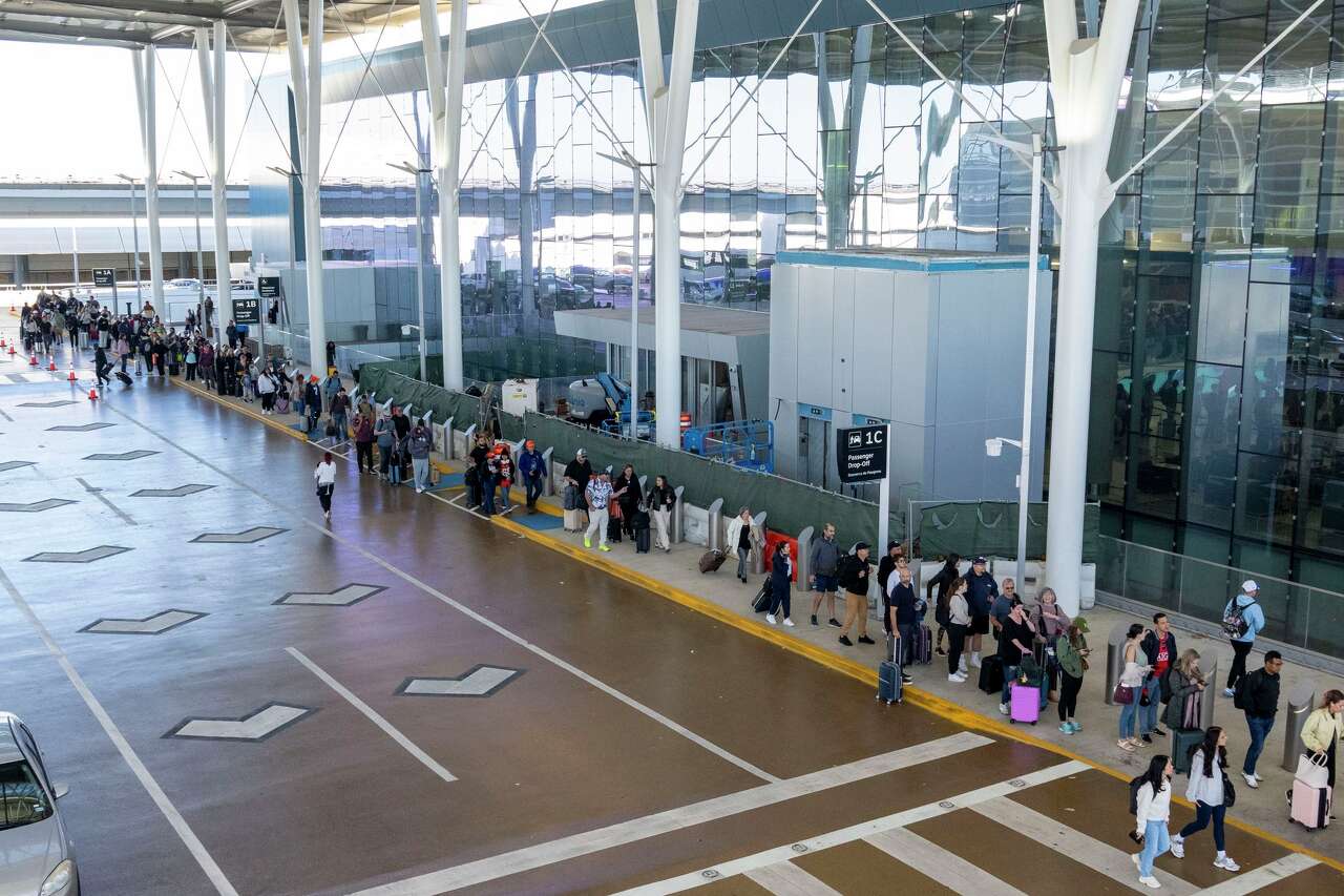 Houston's Bush and Hobby airports see minimal waits Wednesday morning