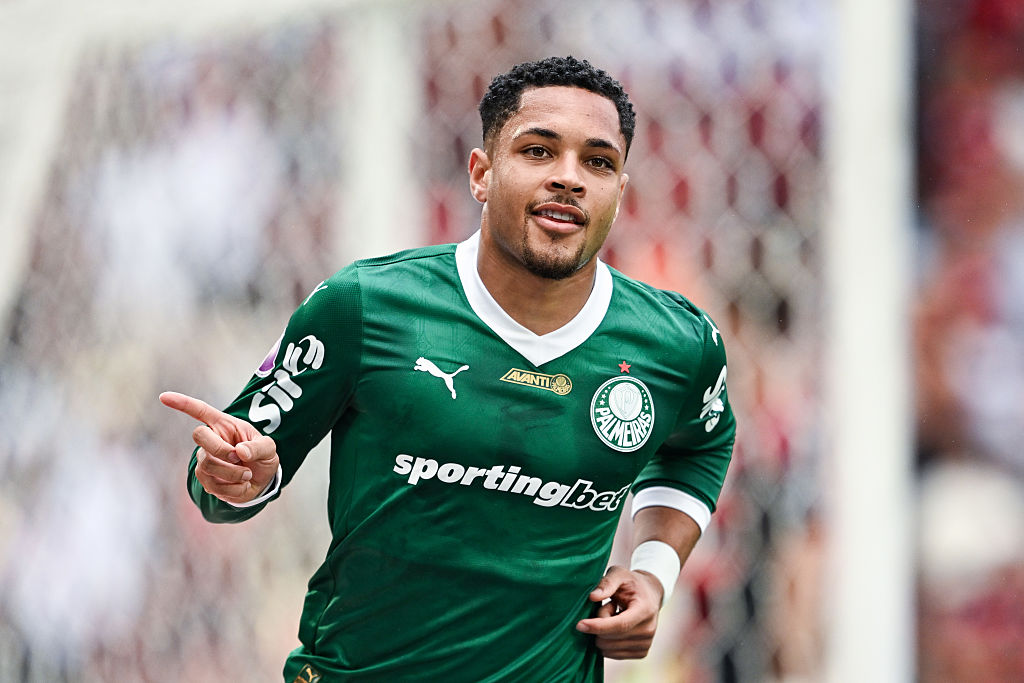 Man Utd plotting £44m bid for 'powerful' forward