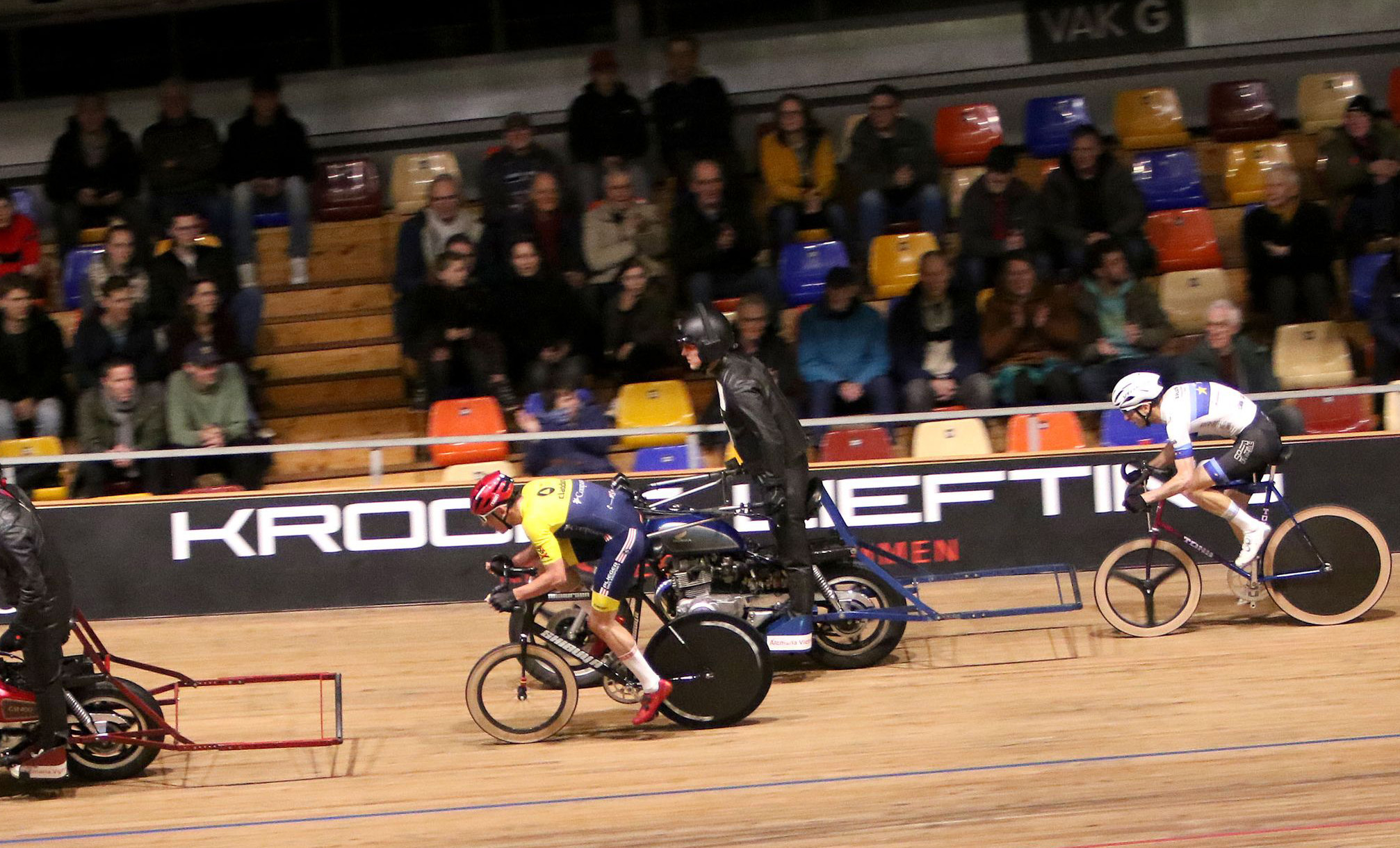 In het kielzog van de motor: de fascinerende wereld van het stayeren
