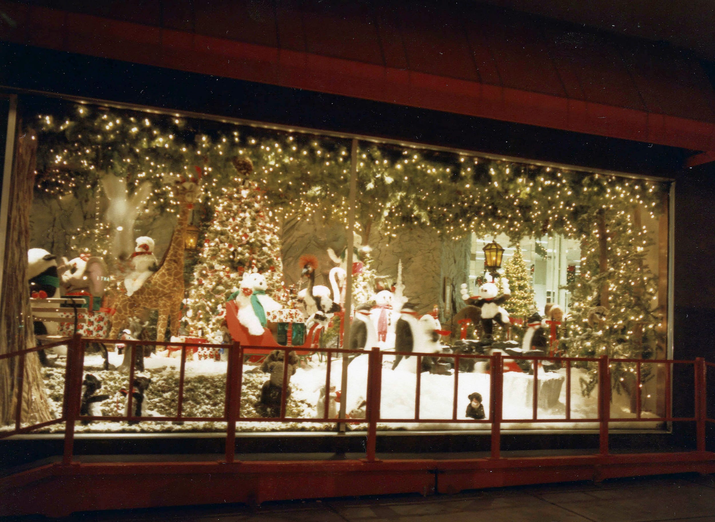 Remembering the popular holiday window displays at Lazarus department ...