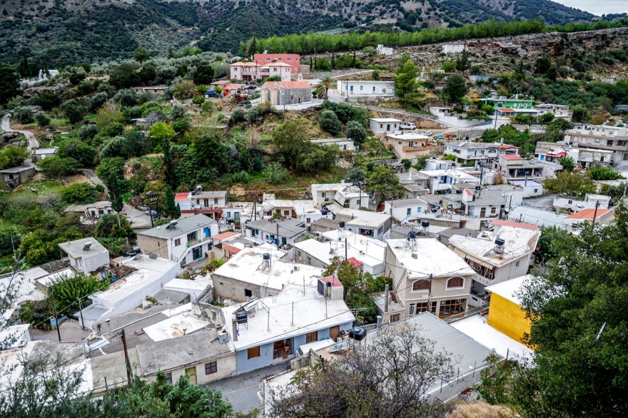 Δεν θα φύγουμε από τα σπίτια μας, δεν μας τρομάζουν οι απειλές ...