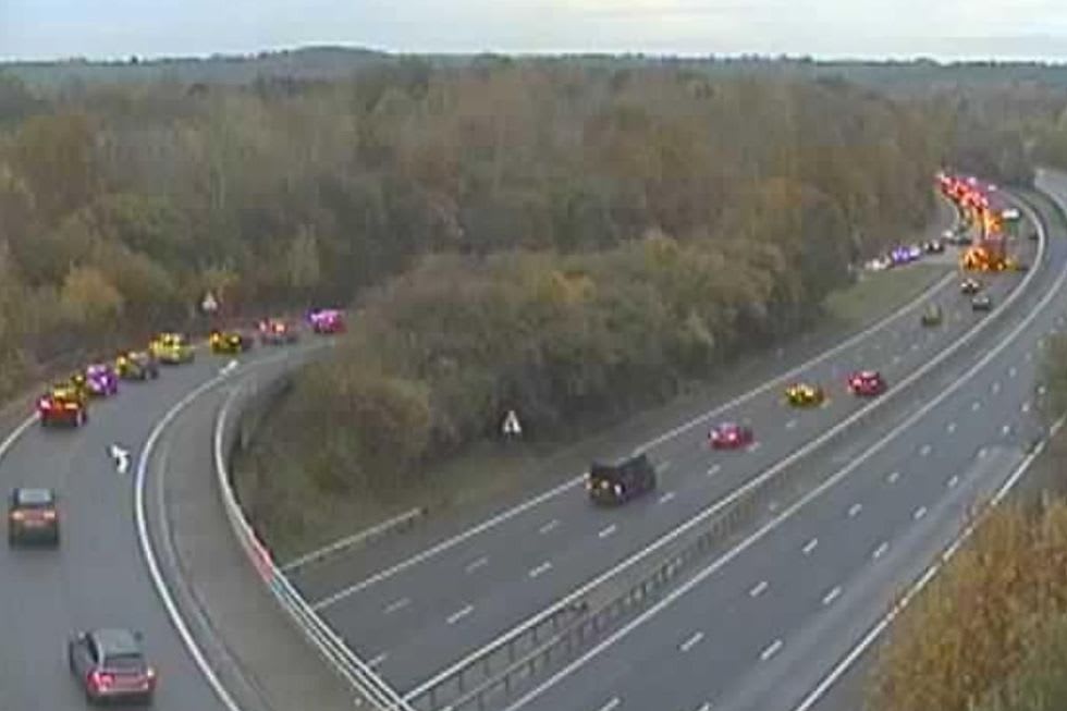 M40 traffic: Motorists braced for hours-long delays as horror smash ...