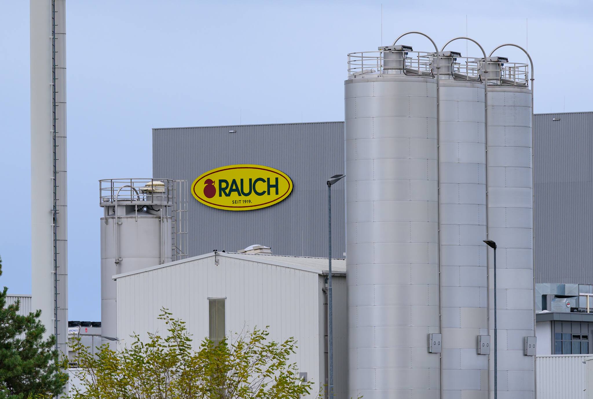 Klage gegen Red Bull und Rauch: „Frag den Staat“ will an Wasserverträge
