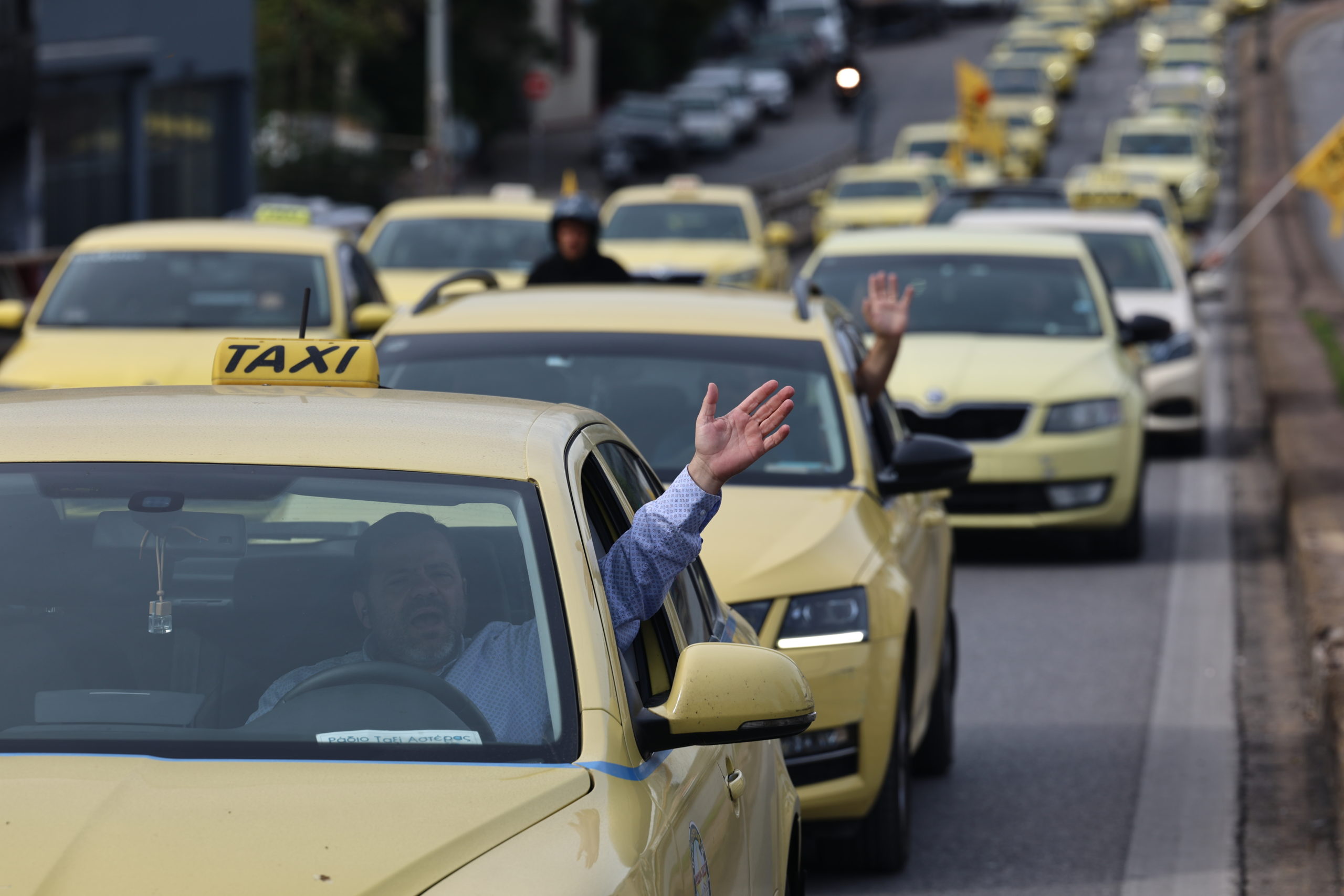 Νέα 48ωρη απεργία στα ταξί – Πότε τραβούν «χειρόφρενο»