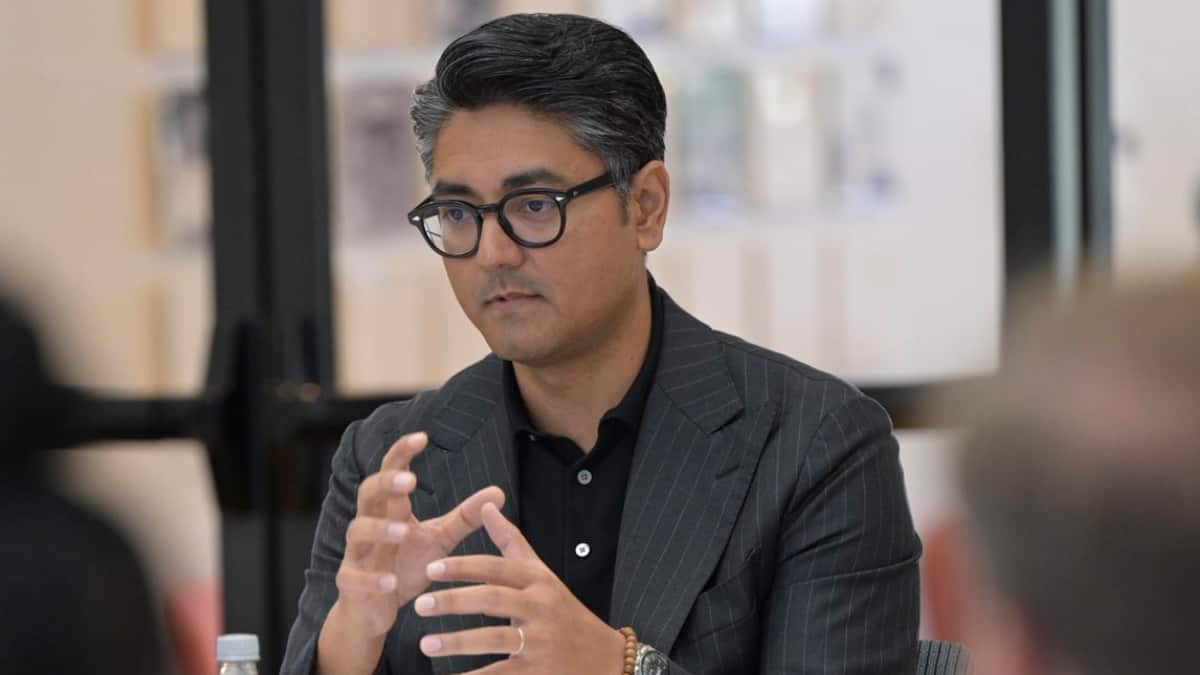 Indian-Origin Cincinnati Mayor Aftab Pureval Wins Second Term, Defeats ...