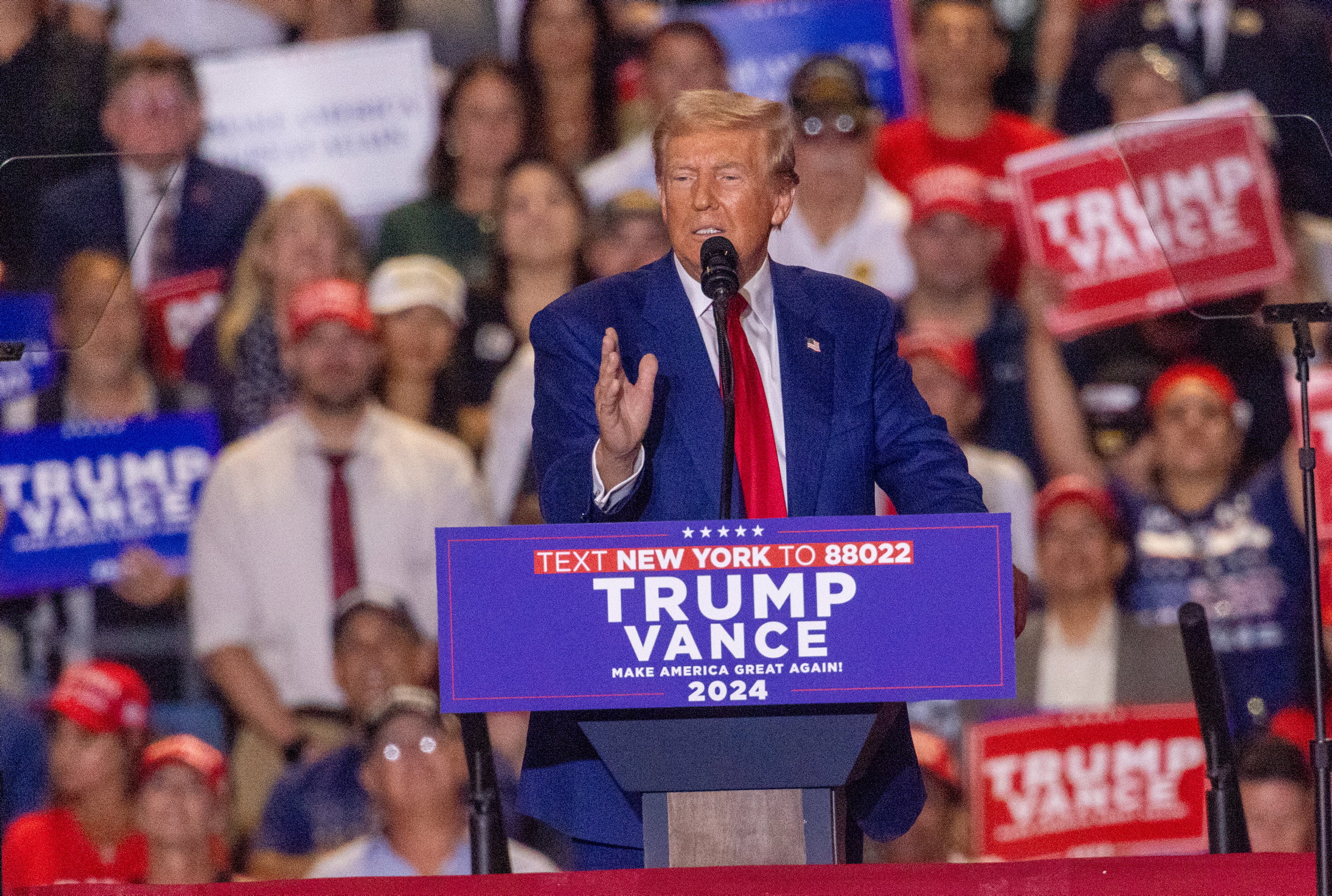 How Trump uses gestures to add color and intensity to his rhetoric