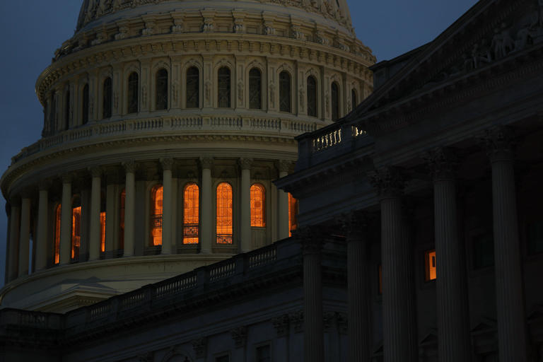 L'emprise de Trump commence-t-elle à se fissurer ? Le Sénat vote contre ...