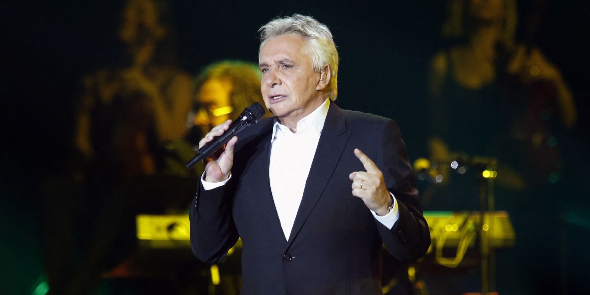 Michel Sardou célèbre 60 ans de carrière avec un livre, un album photo ...