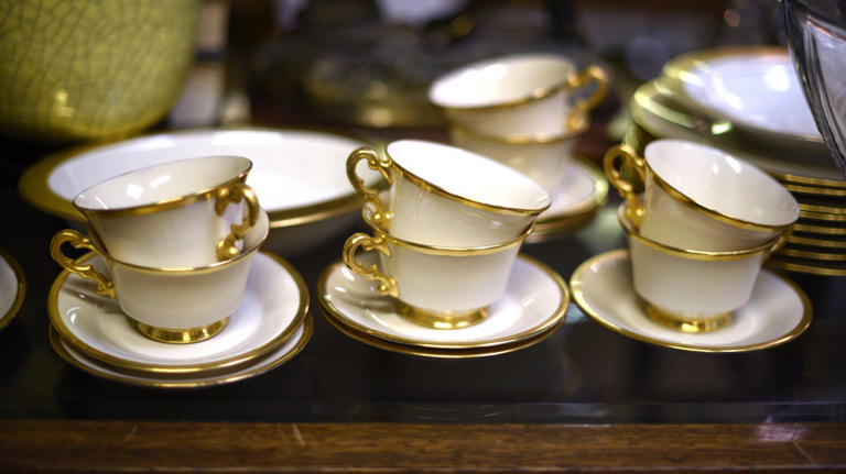 DIYer Reveals How She Transforms Old Teacups Into Adorable Christmas Tree Decor