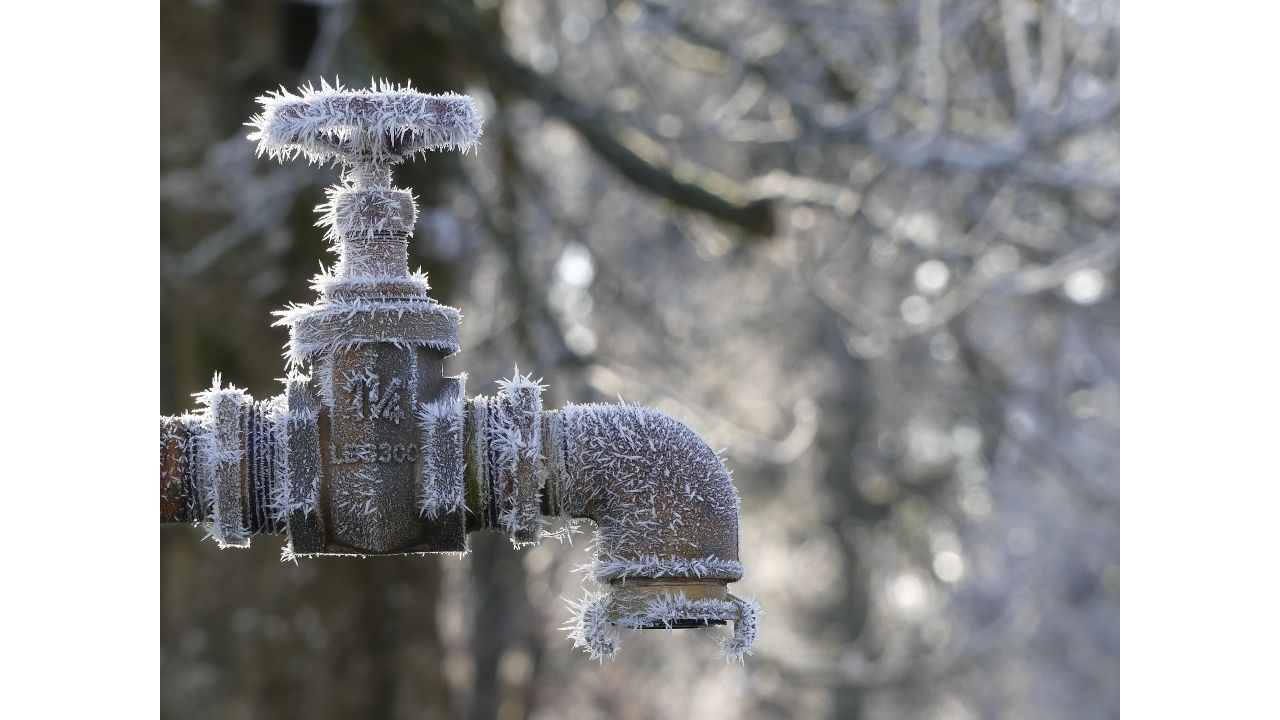 The cold snap will hit before your pipes are ready if you skip this